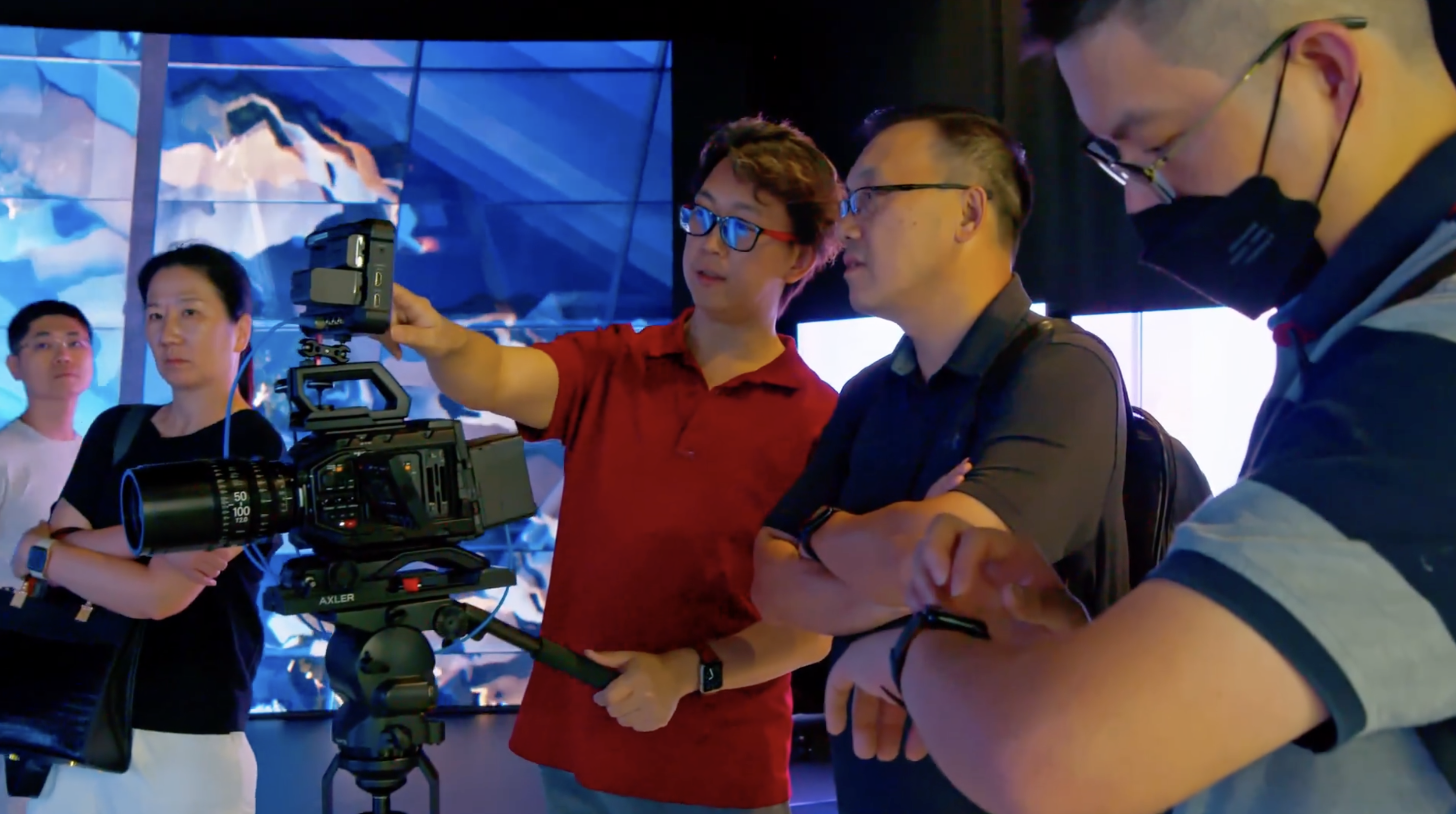 Seeing is Believing-Experience Immersive Environments Through Screens ...